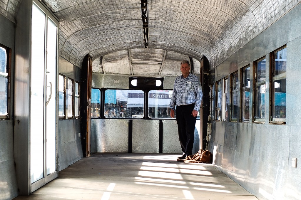 Light rail stops in Boundary Street - Westender