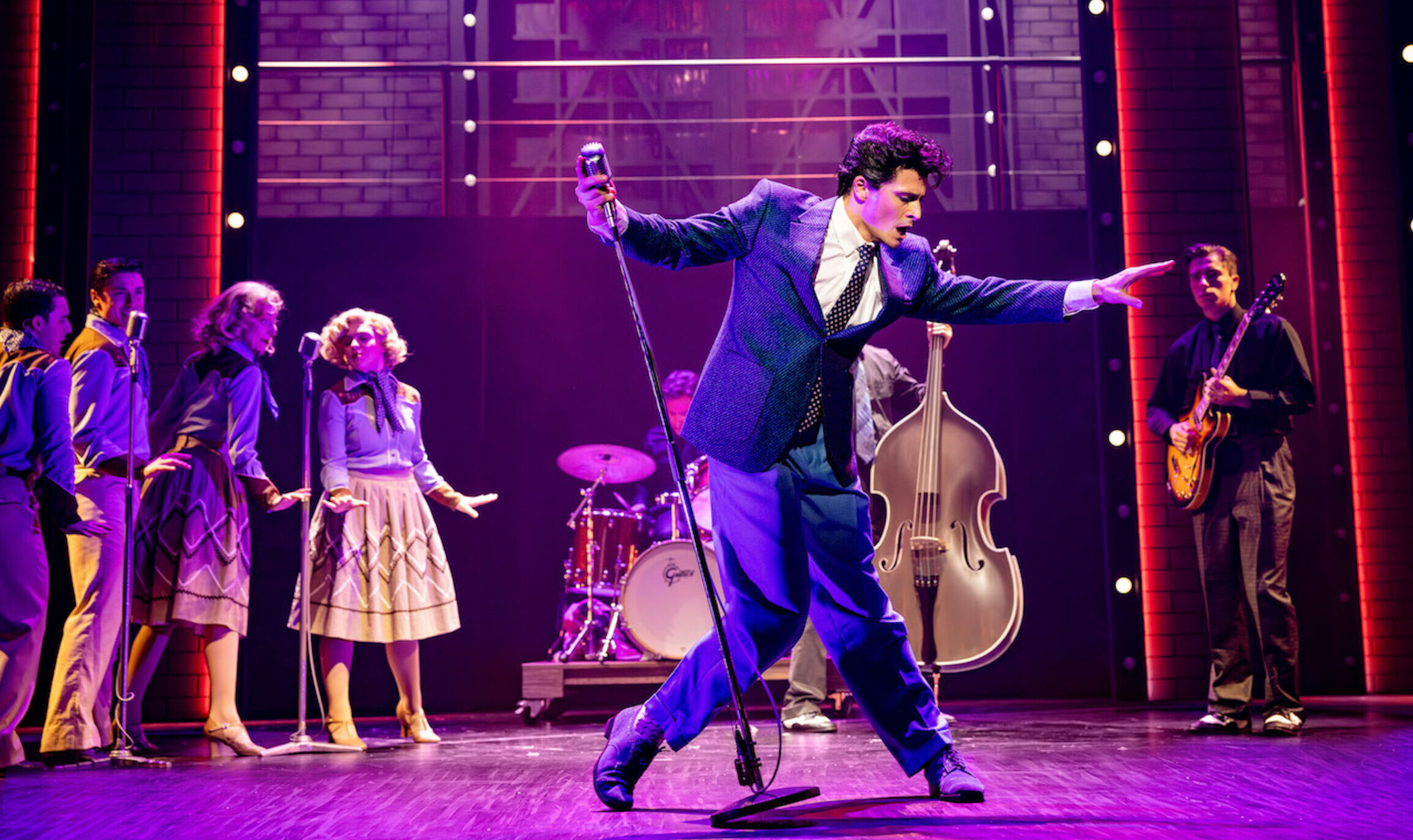 ELVIS: A MUSICAL REVOLUTION IS THE FEEL GOOD MUSICAL WE NEED RIGHT NOW ...